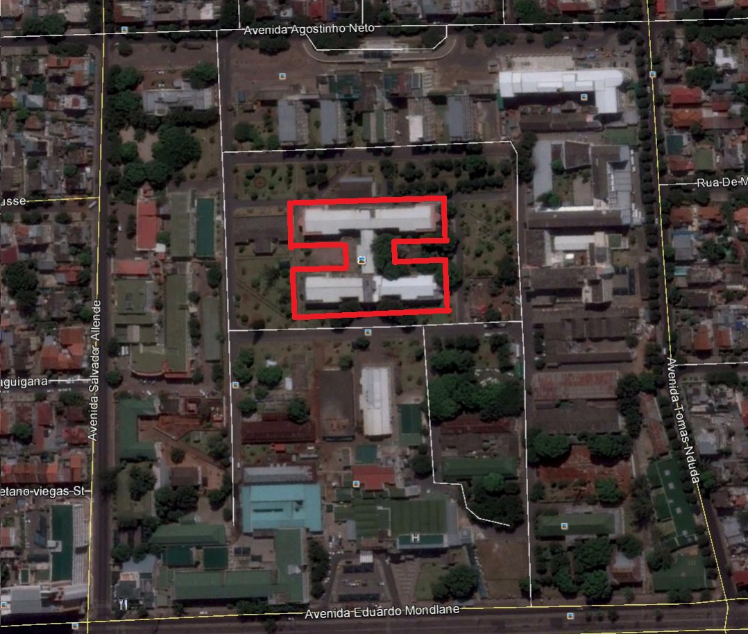 Hospital Central de Maputo - Edifício em H no centro do recinto