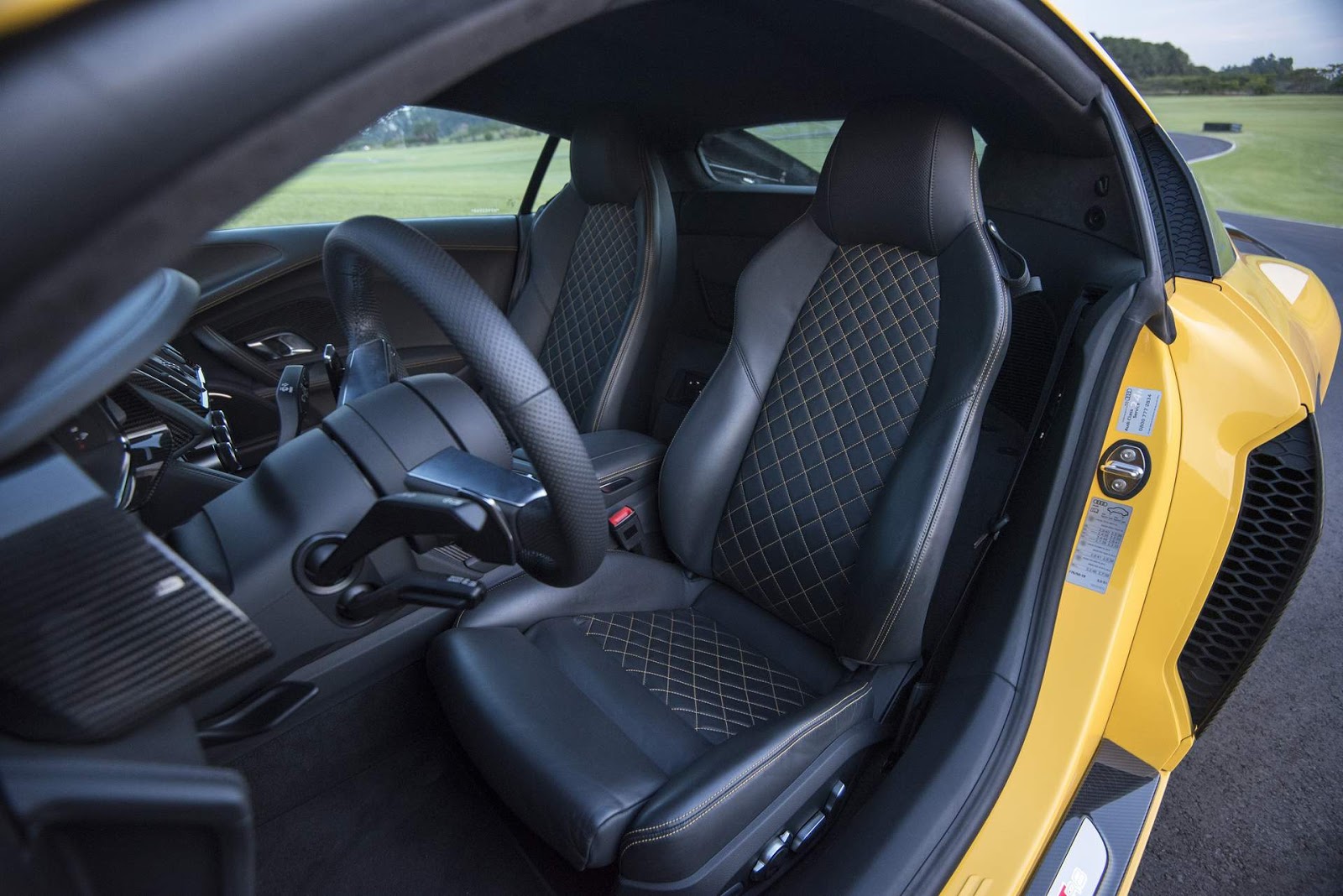 Audi R8 V10 Plus 2018: preço, fotos e detalhes - Brasil