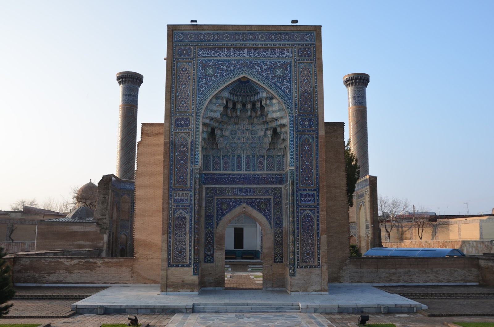 Suitcase and World: First Glimpses of Samarkand.
