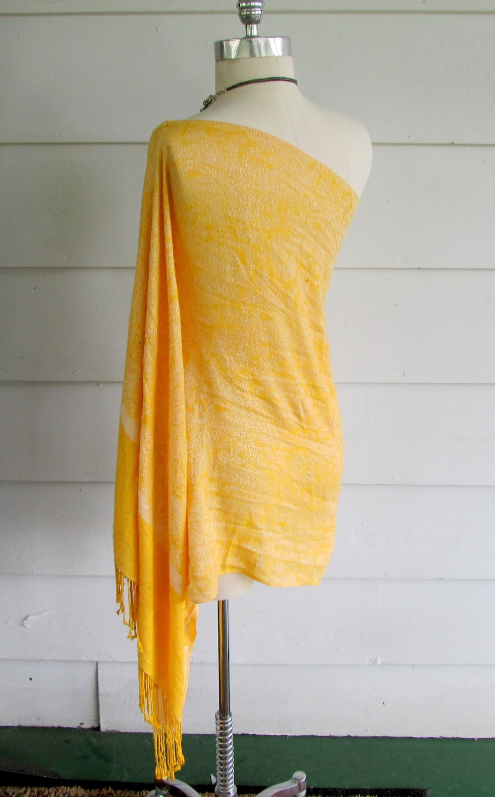 WobiSobi: Off the Shoulder Scarf Shirt / Dress. DIY