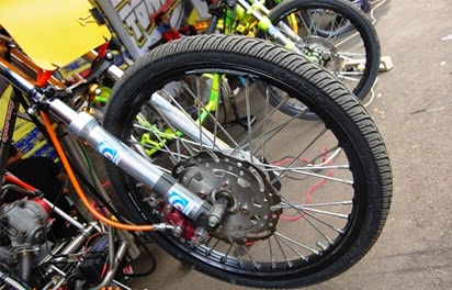 Model Dan Harga Ban Motor Khusus Drag | Kumpulan Informasi Harga Ban Motor