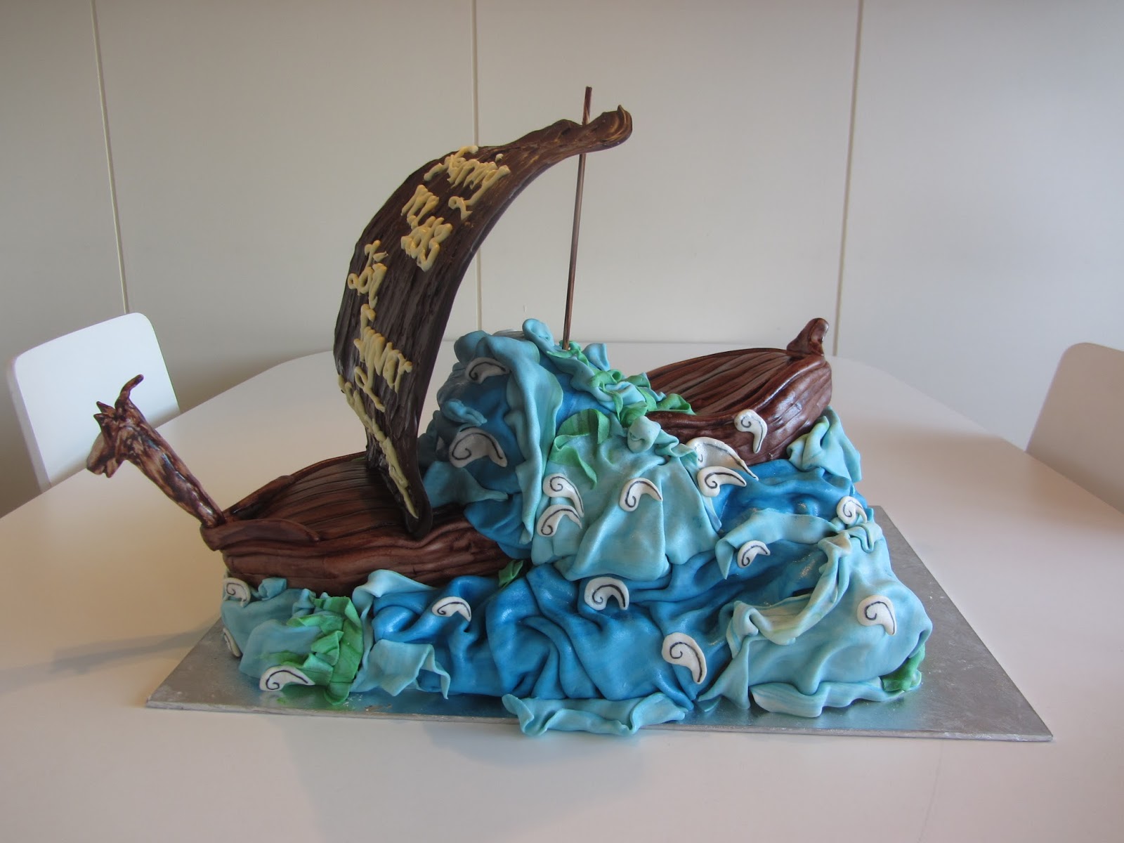 Top of the World Cakes: Viking ship cake