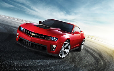 wallpapernarium: Un fabuloso Chevrolet Camaro rojo