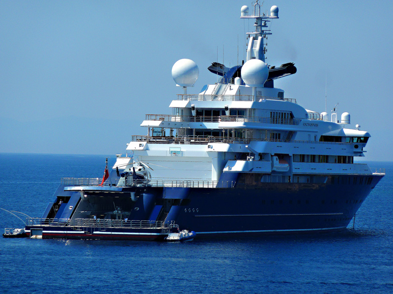 Συκαμιά - Σέριφος: Η πολυτελέστατη Θαλαμηγό του συνεργάτη του Μπίλ ...