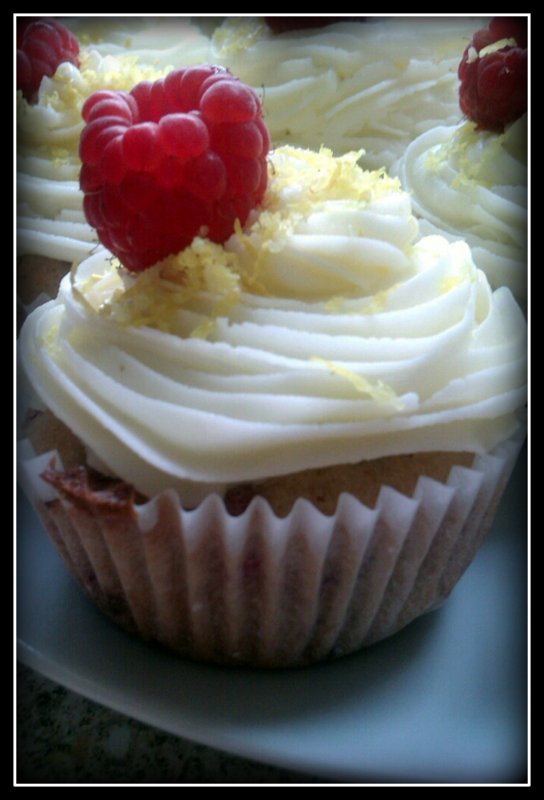 Lemon & Raspberry Cupcakes | Pretty and Polished