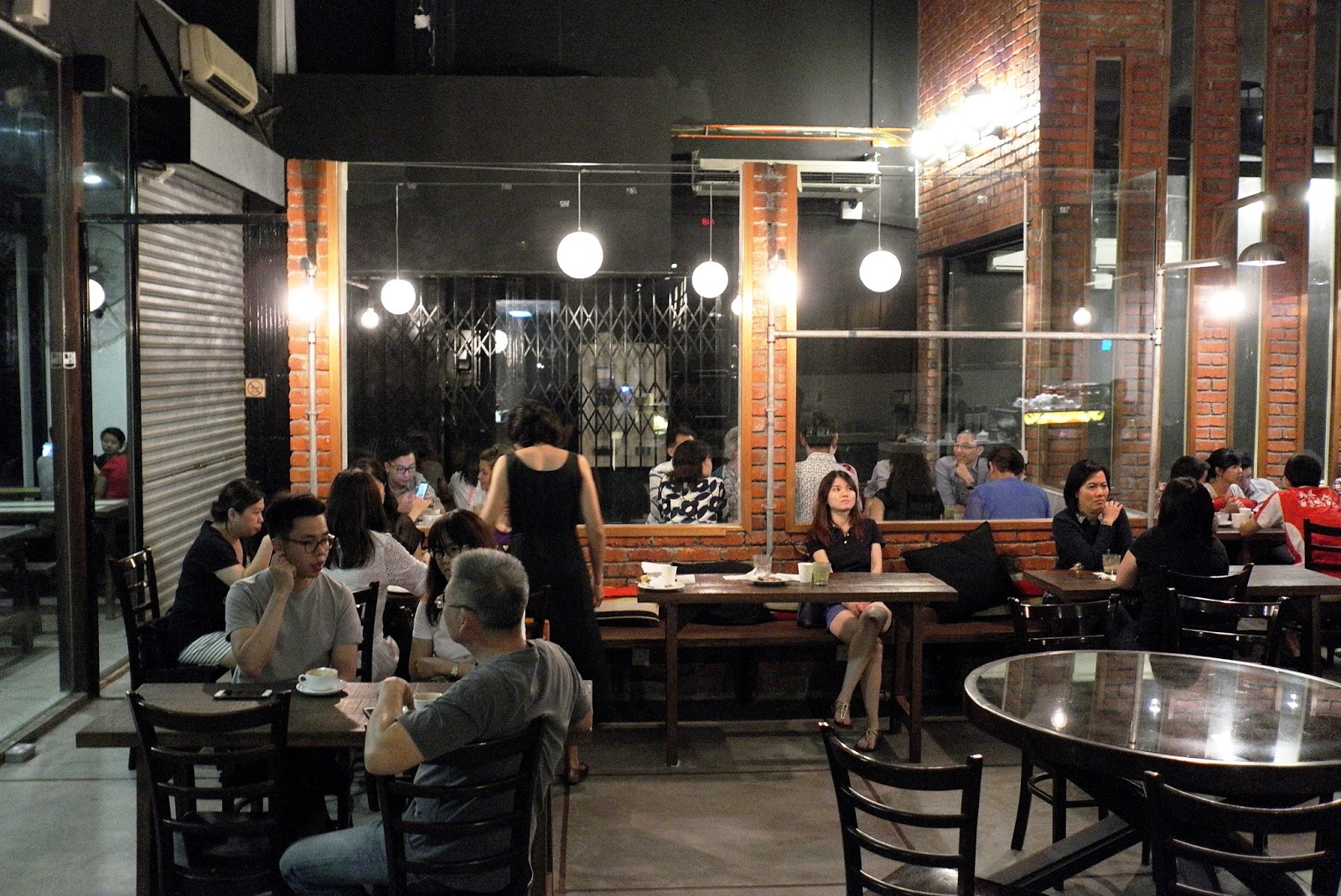 JE TunNel: ARTISAN COFFEE BAR in the Middle of Nowhere!