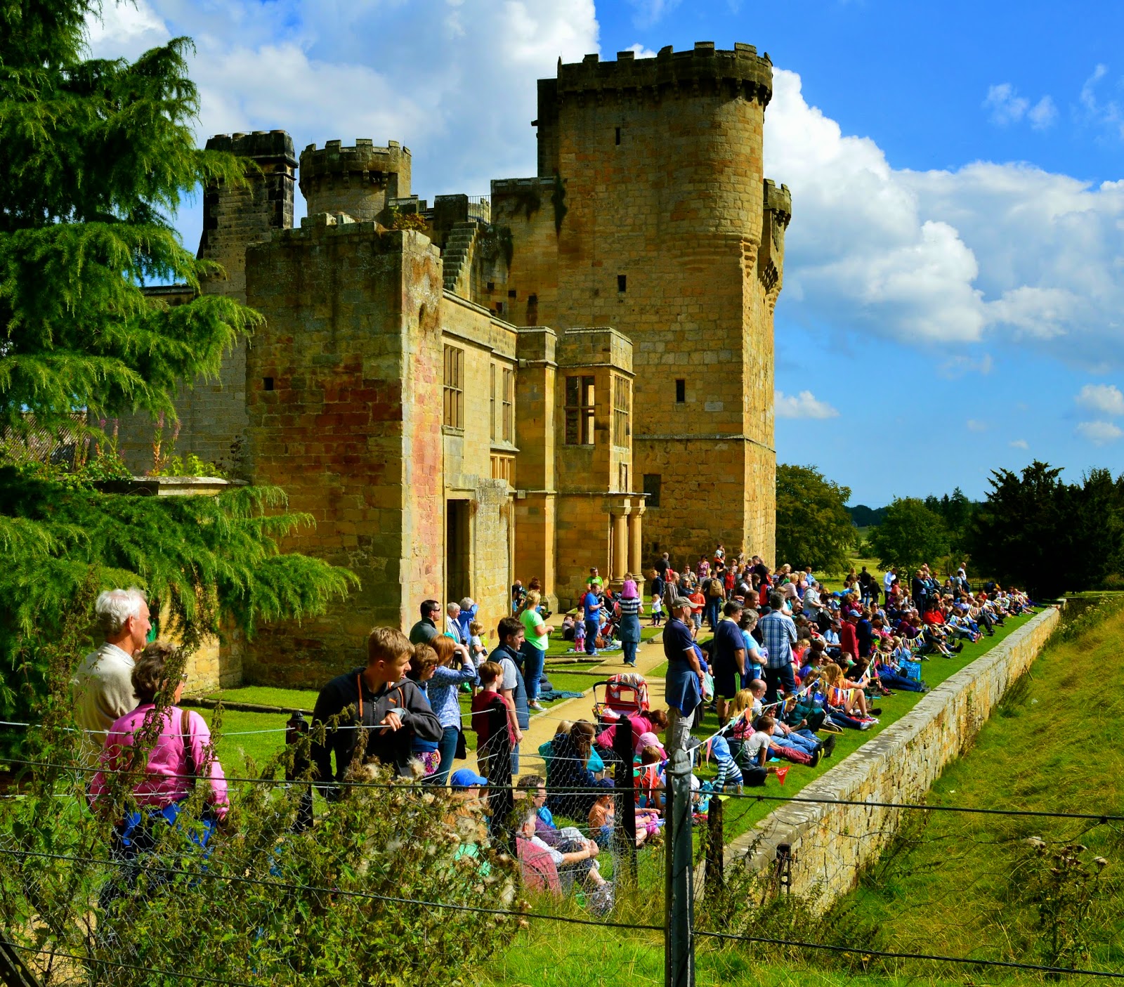 Belsay Hall: A Knight's tournament 2014 | North East Family Fun
