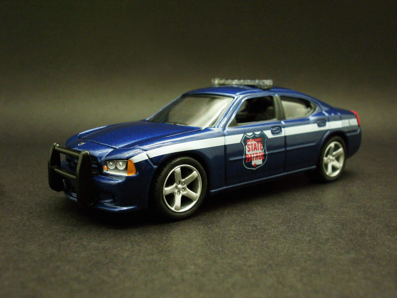 Diecast Hobbist: 2008 Dodge Charger - Wisconsin State Patrol