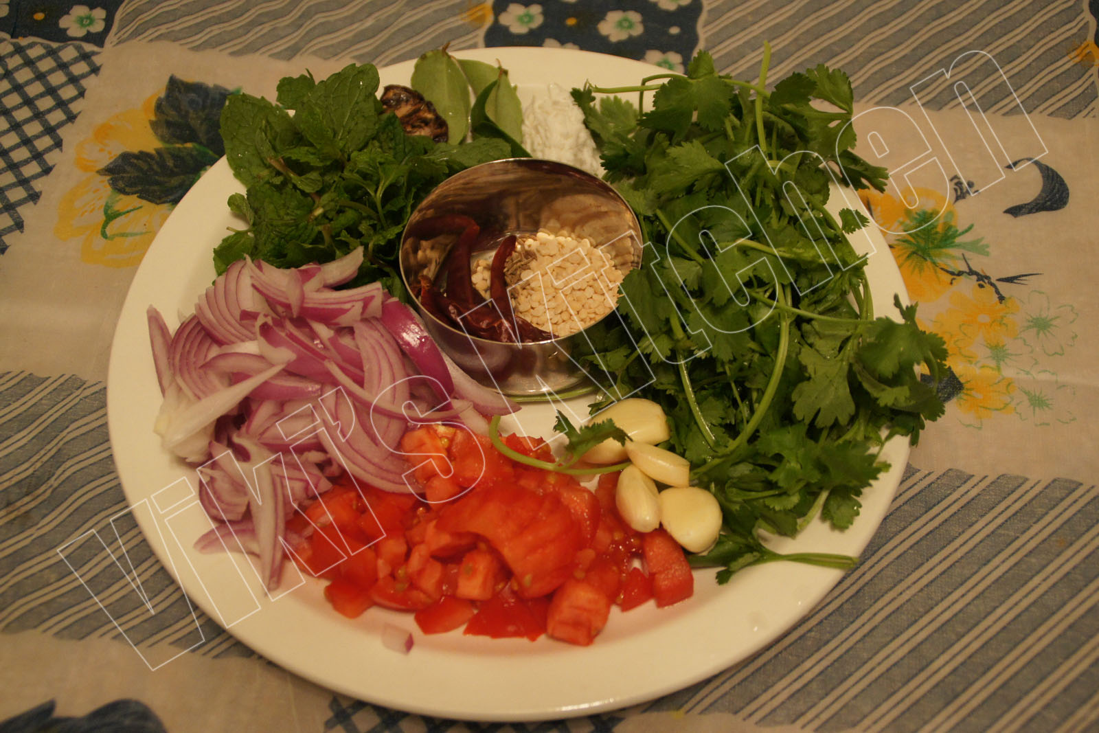 Viki 's Kitchen: Kathamba Chutney (mixed chutney)