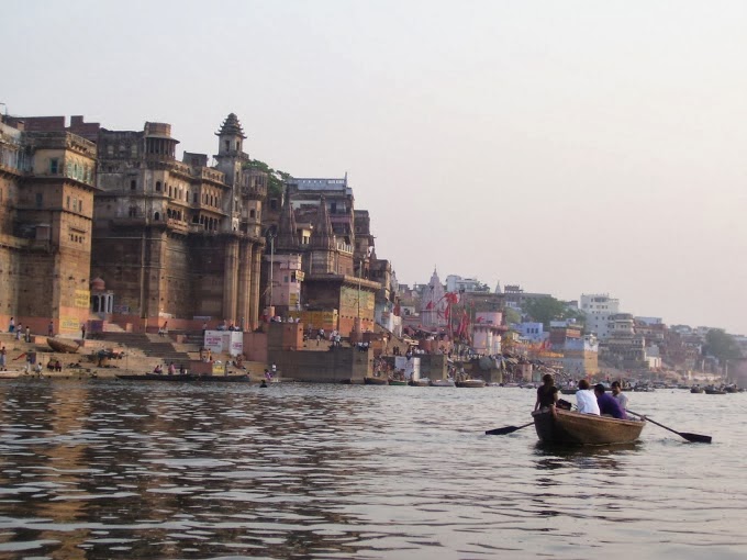 FAMMEPARLARE: Bhang lassi a Varanasi