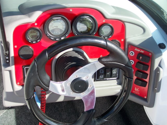 Dyna-Ski Boats: Digital Engine Control & Monitoring