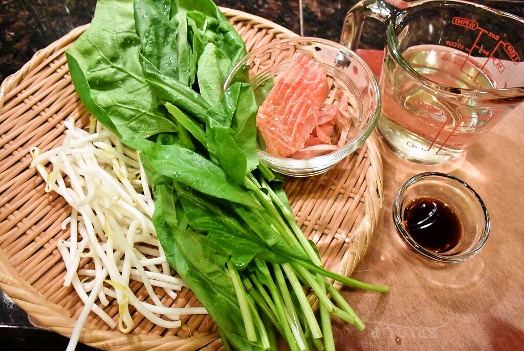 Recipes for Tom: Horenso, moyashi, sumookusaamon no ohitashi / spinach ...