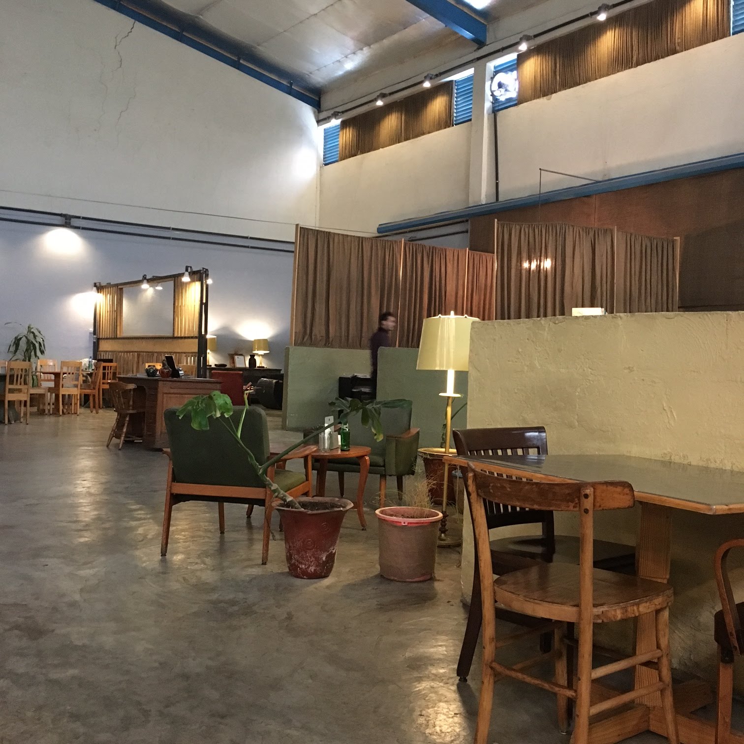 Days in Ethiopia: シシュバーガー Sishu Burger