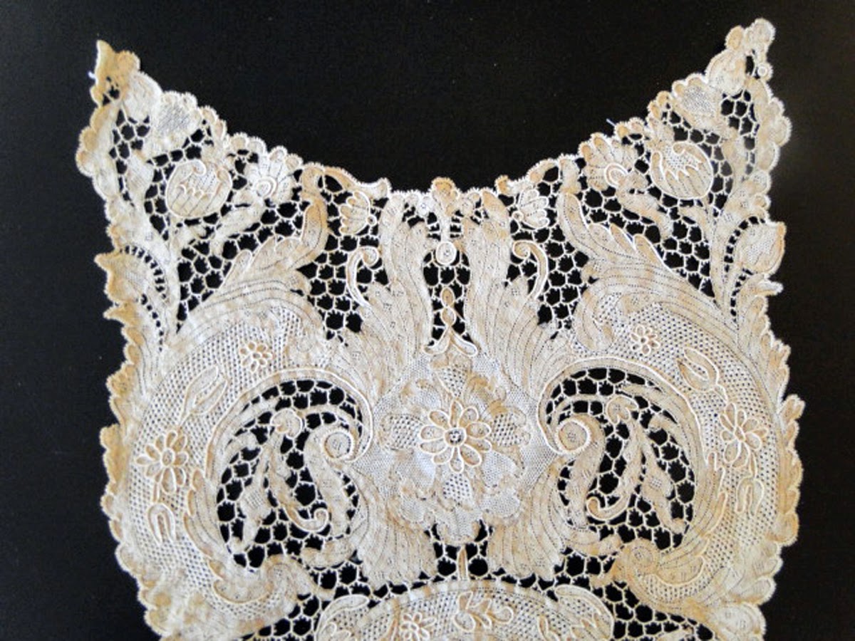 Buyer & Seller of Antique Lace, Fine Linens, Vintage Clothing, Haute ...