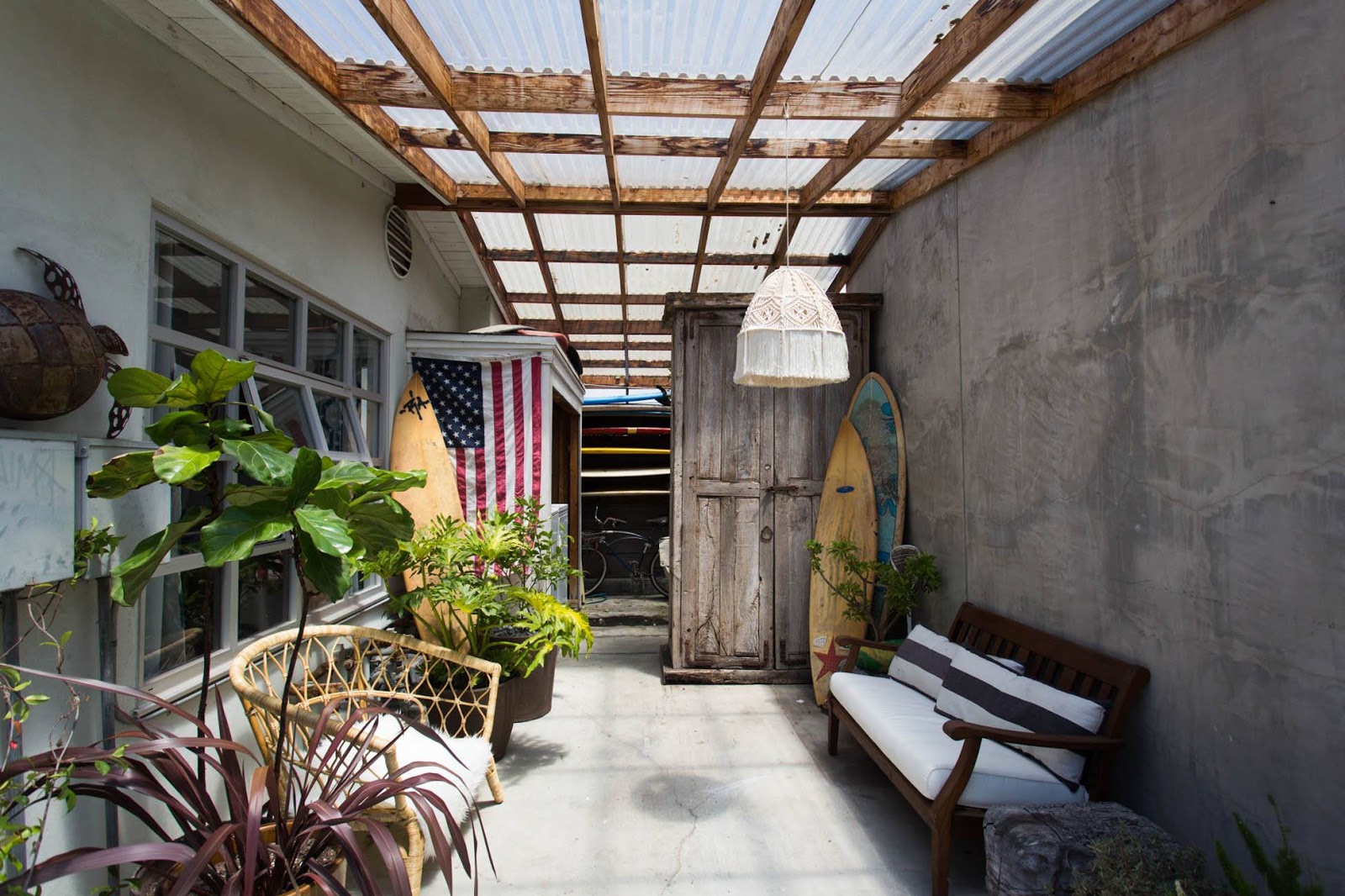 Blogtown: Stay At Zeno Mountain Farm Venice For A Real Venice Vibe