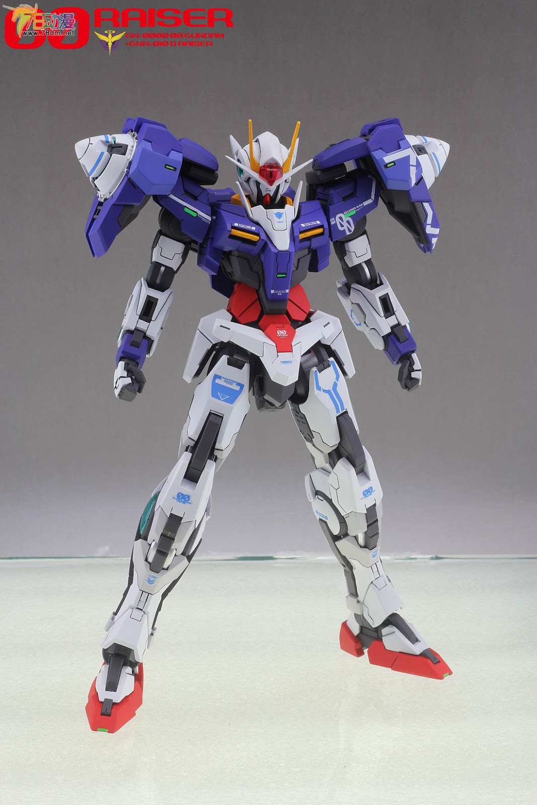 Gundam Family: 1/100 00 Raiser Ver. Full Armor Custom Build