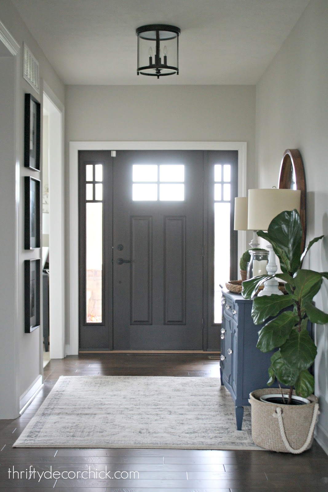 Our cozy and welcoming foyer | Thrifty Decor Chick | Bloglovin’