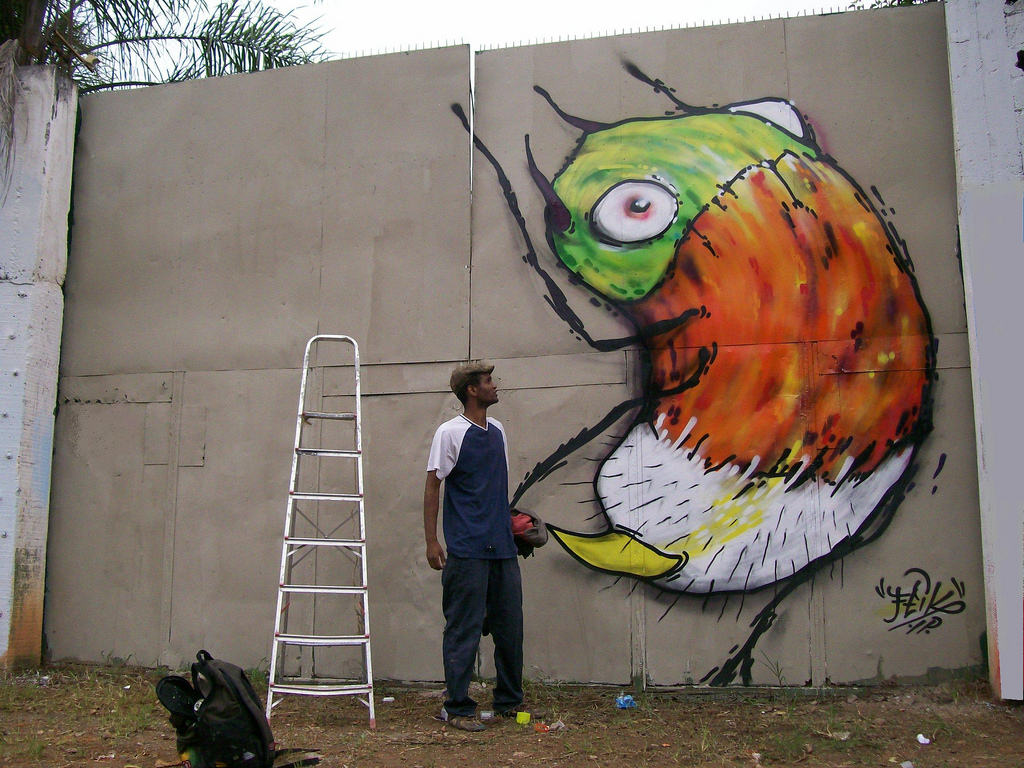 FEIK - Graffiti: Criaturas de Luz