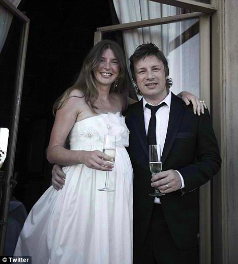 Red Carpet Wedding: Jamie Oliver and Jools - Red Carpet Wedding