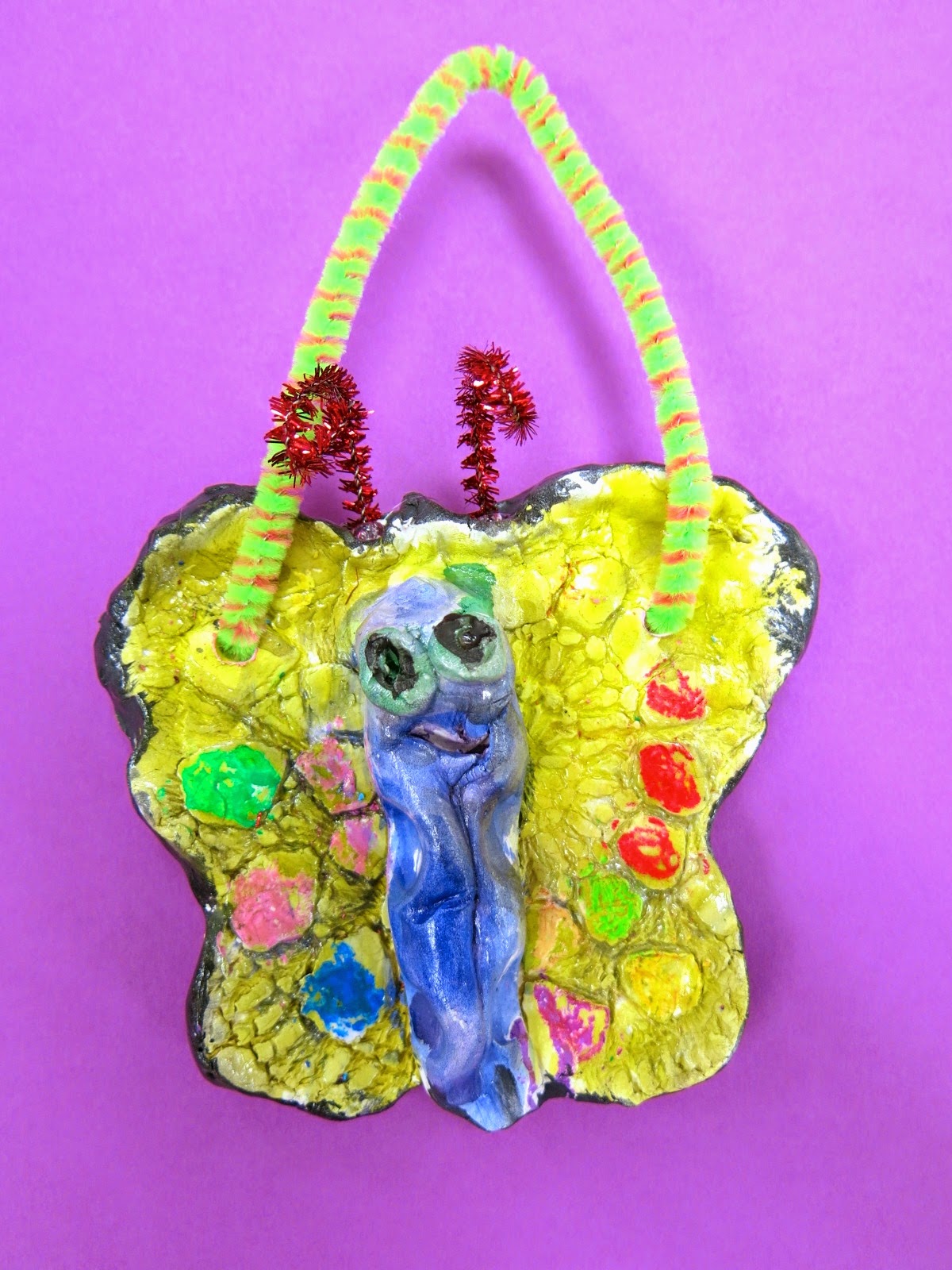 Cassie Stephens: In the Art Room: Kindergarten Clay Butterflies