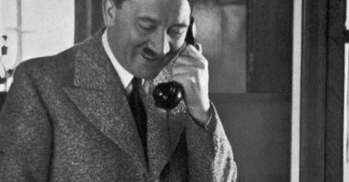 NAZI JERMAN: Foto Adolf Hitler di Tahun 1935