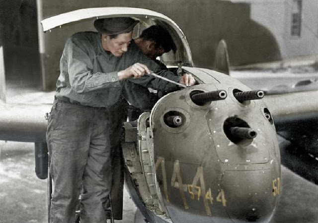 World War II in Pictures: P-38 Lightning: Fork-Tailed Devil