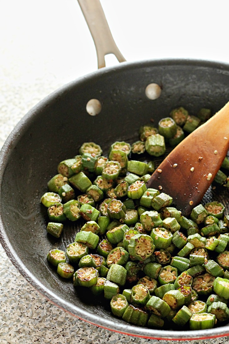 Quick and Easy Bhindi {Okra} – Chocolate & Chillies