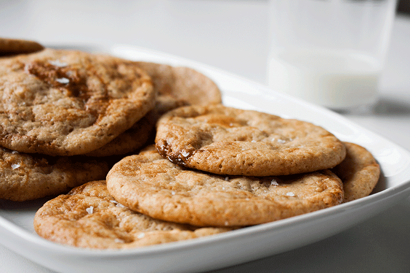 Cookies de chocolate blanco y dulce de leche | Mi primera máquina de coser
