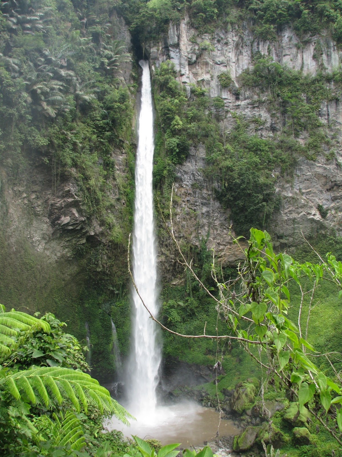 TUDAYA FALLS -- Sta. Cruz, Davao Del Sur ~ MOUNTAINS&BEYOND