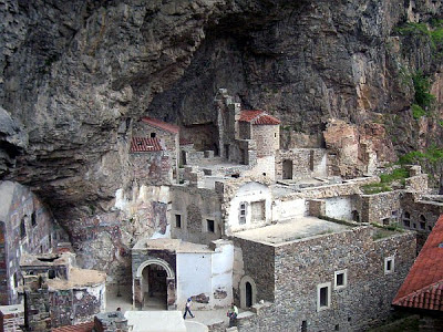 ellergy: INCREDIBLE MONASTERIES CARVED IN STONE