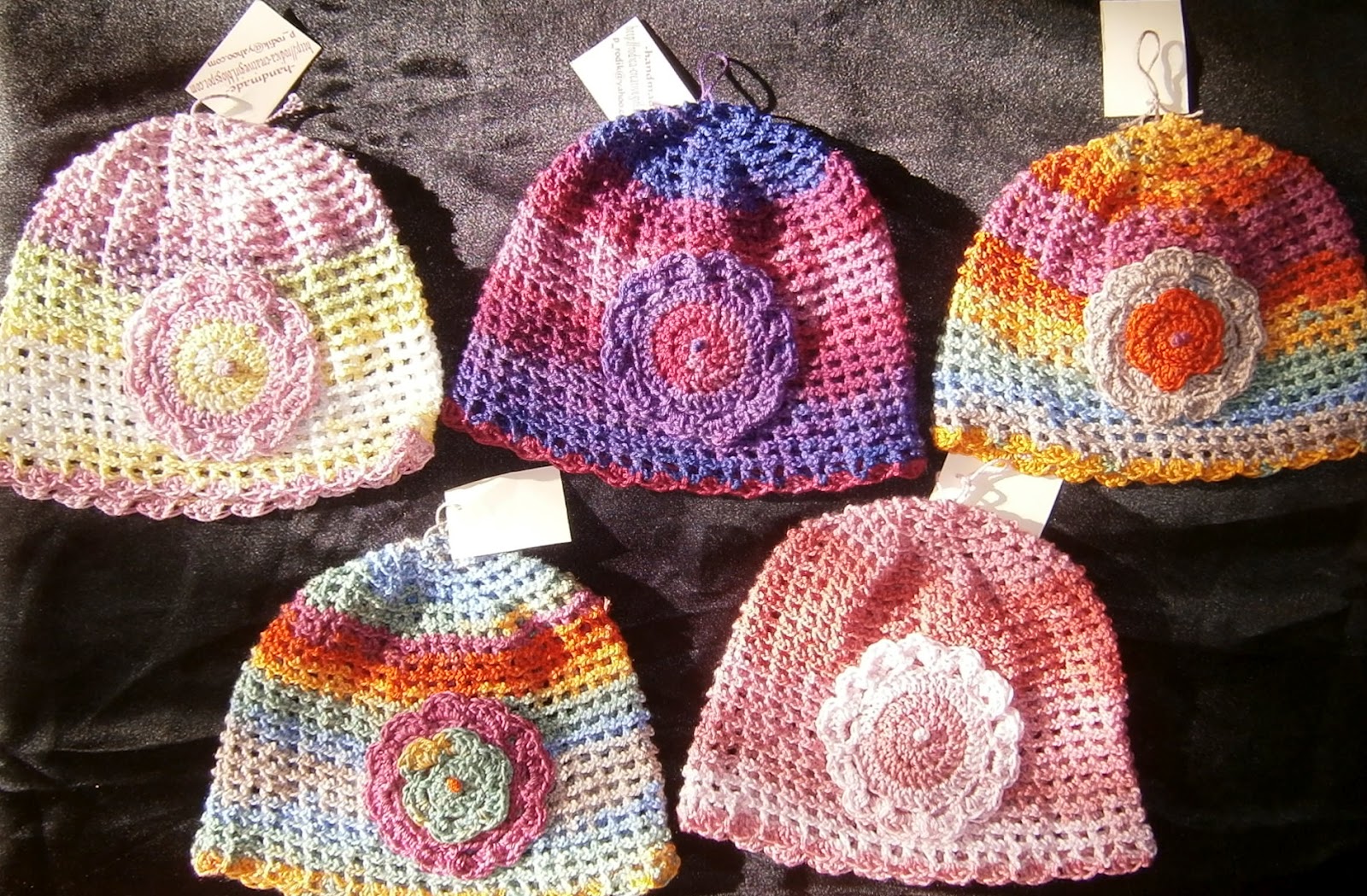 Creative Girl: Caciuli crosetate - 32 lei