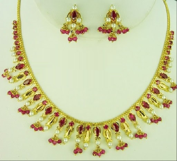 Jewellery Designs : Simple Ruby Gold Necklace Set with pearl and ruby beads