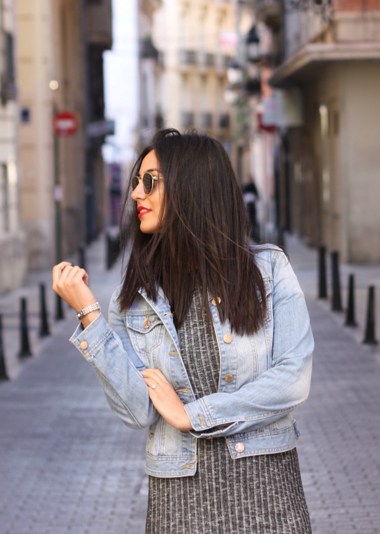 Vacaciones en Plutón: Como combinar un vestido midi