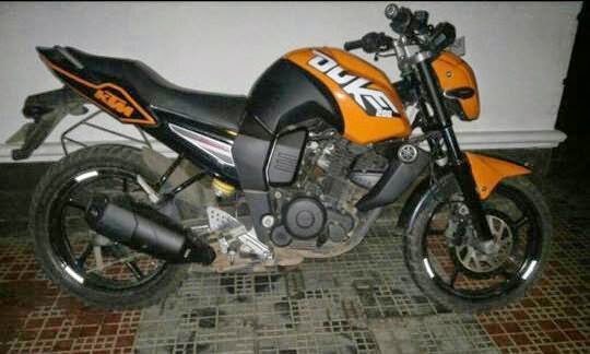 BLACK LISTED RIDERZ: Modified Yamaha FZ