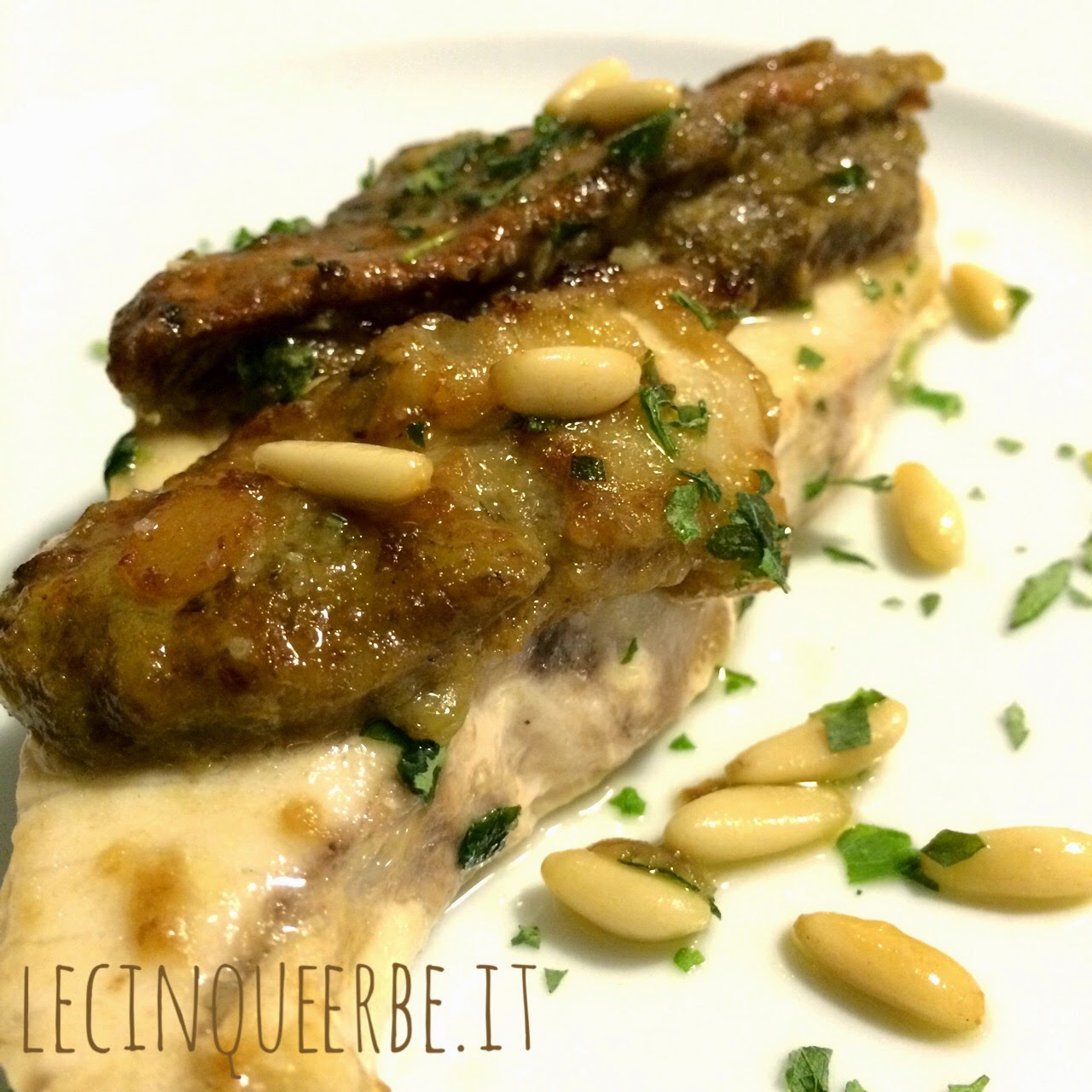 LE CINQUE ERBE: Scaloppe di Pesce, Funghi Porcini, Pinoli