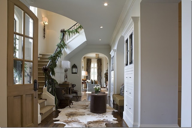 Eye For Design: The Timeless Appeal Of White Foyers