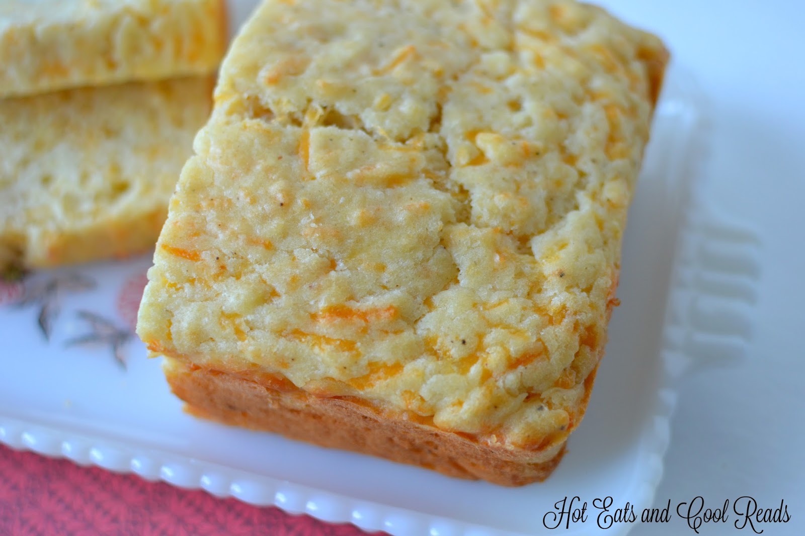 Hot Eats and Cool Reads: Quick Peppery Cheddar Cheese Bread Recipe