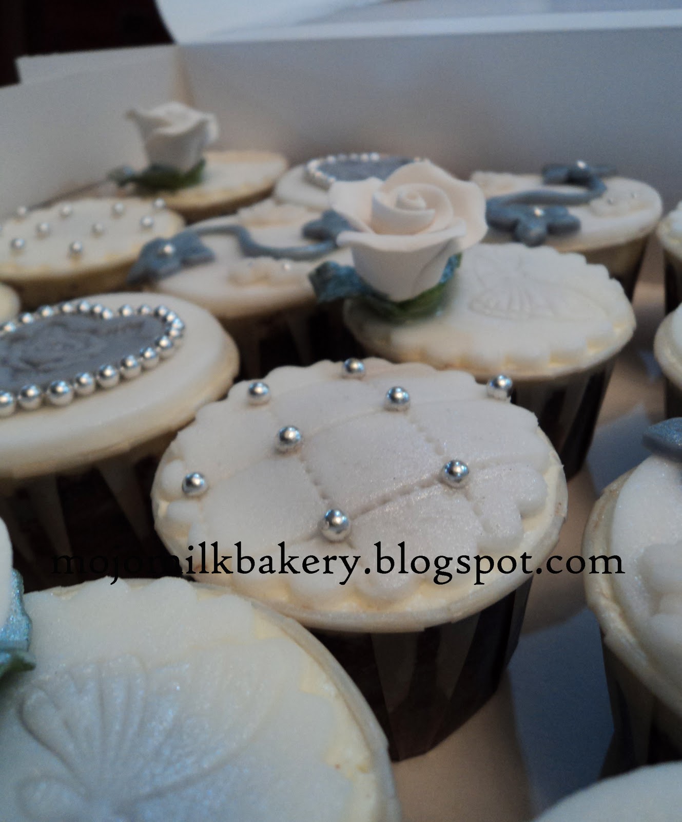 Mojo Milk Bakery: White, Silver & Grey cupcakes.