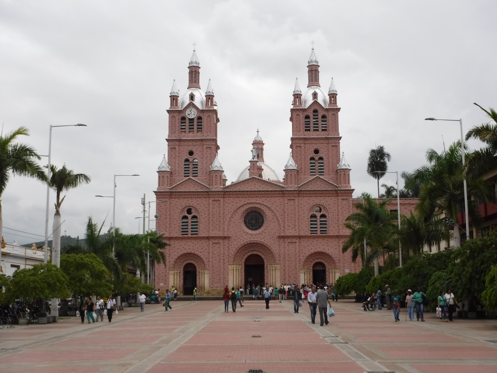 Travel with Kevin and Ruth: Exploring the city of Buga, Colombia