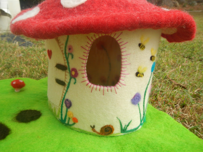 Something Lubely...: Toadstool house...