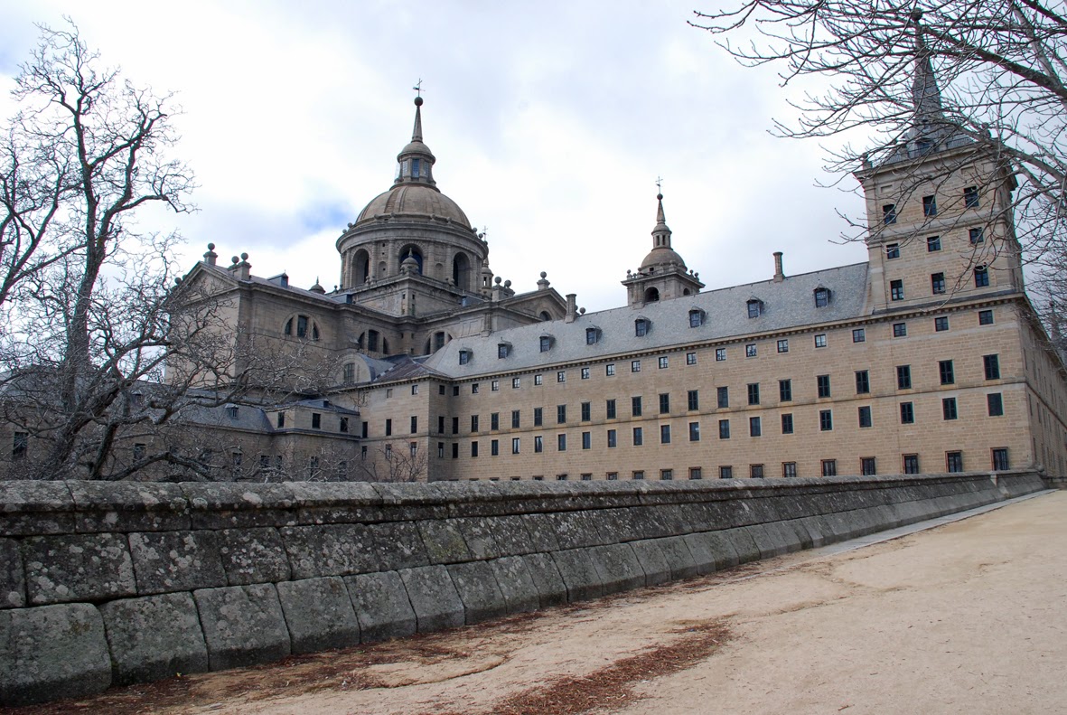 To Iberia and beyond...: Exploring España: El Escorial