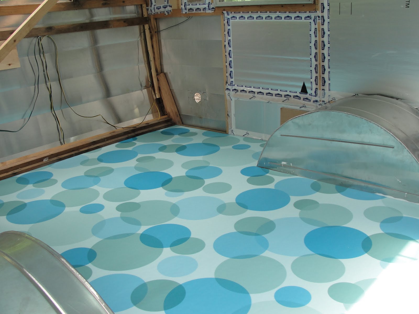 The Pearl: Bubble Fun Flooring installed!