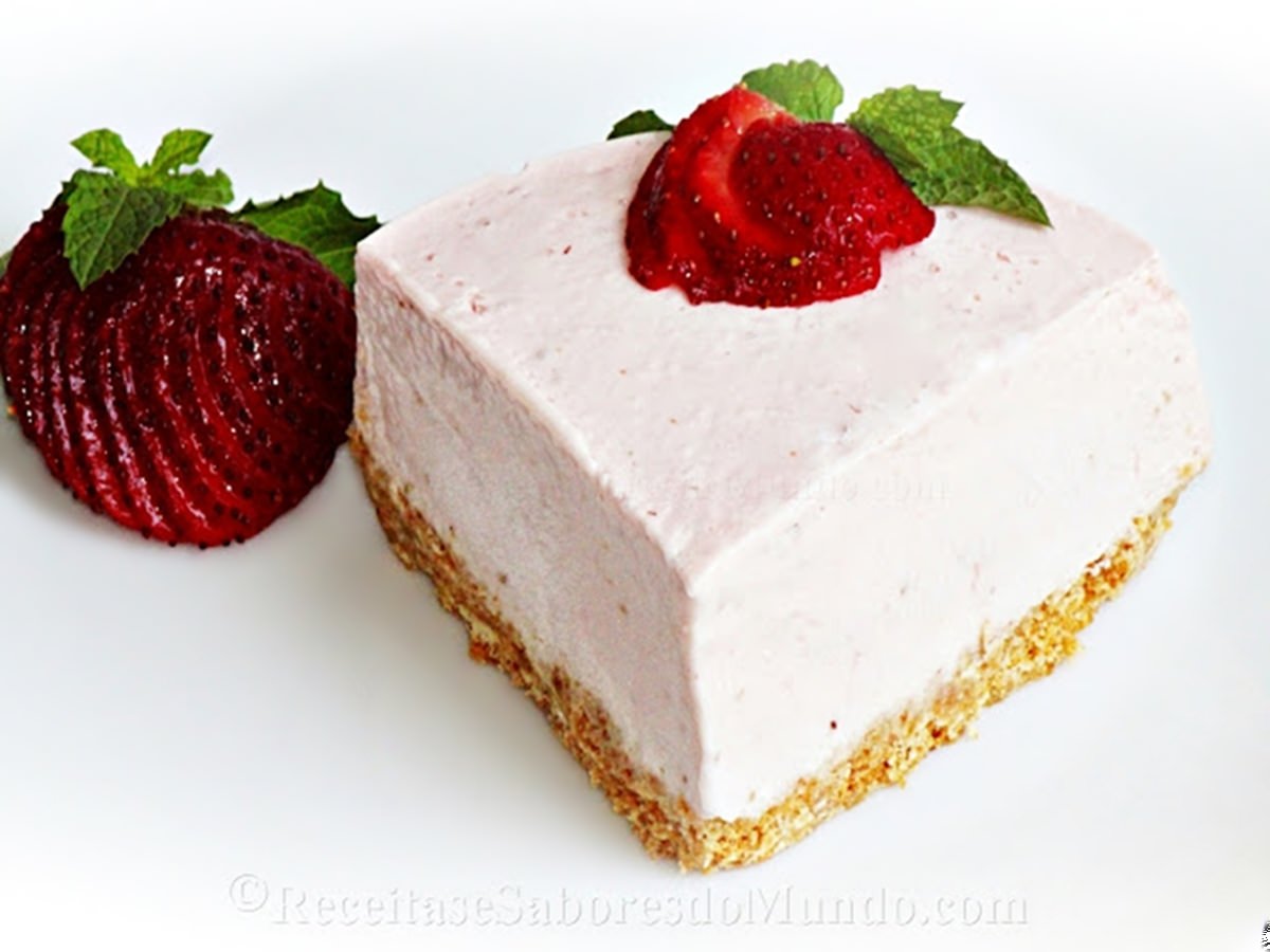 Cheesecake de Morango Frio - Strawberry Cheesecake - Receitas e Sabores ...