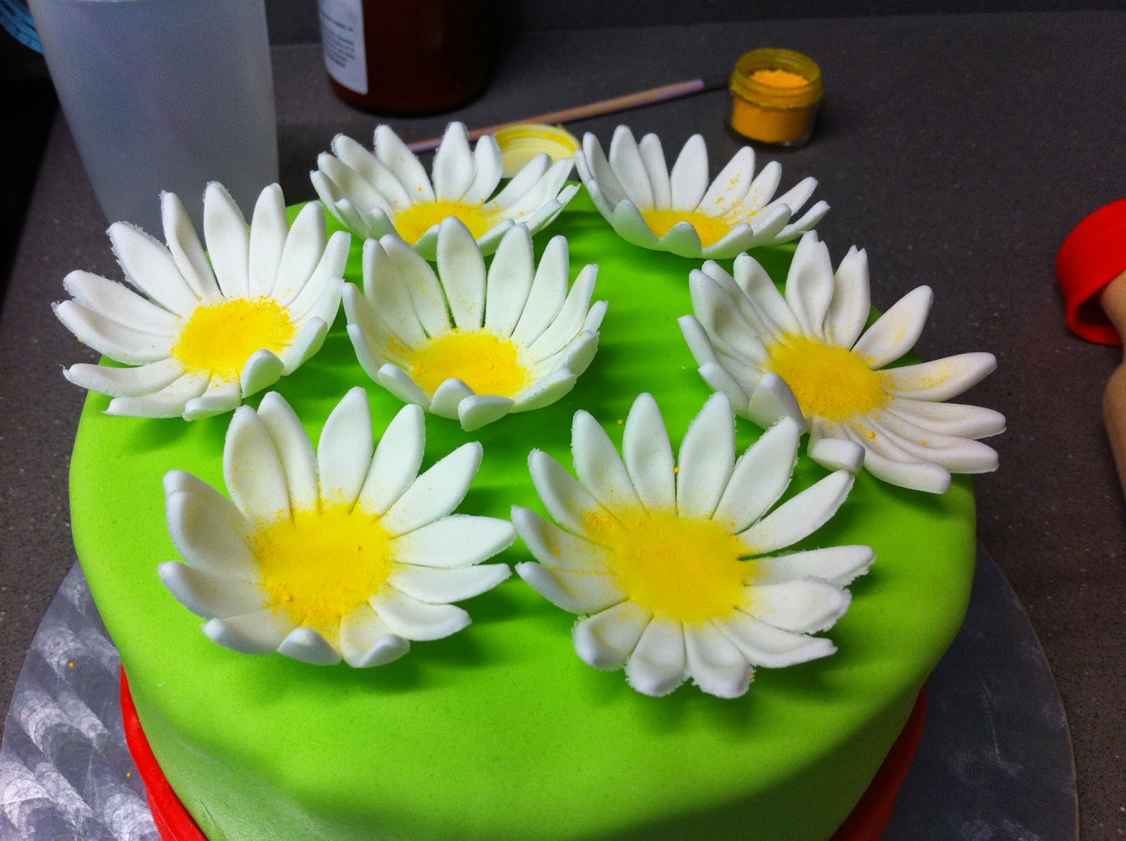 Carol Sugarcakes: Flores en fondant. Algunos trucos!