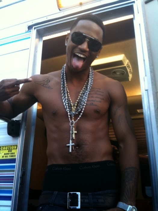 Celeb Saggers: Trey Songz Sagging Calvin Kleins