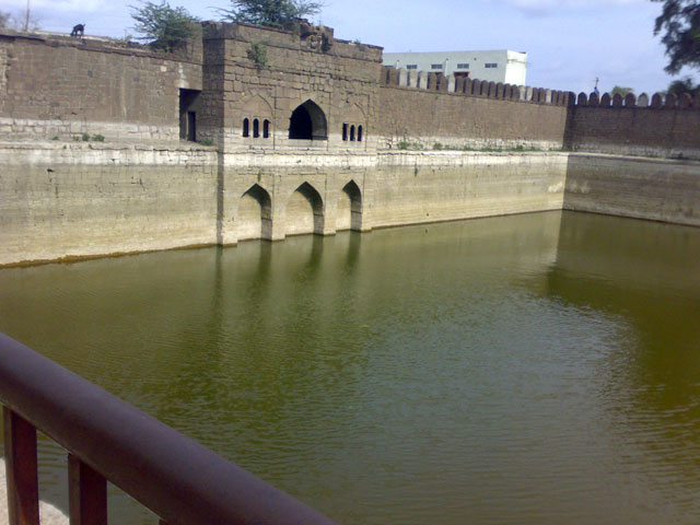 Bawadis of Vijayapura (Bijapur) -- historical open wells of 16th and ...