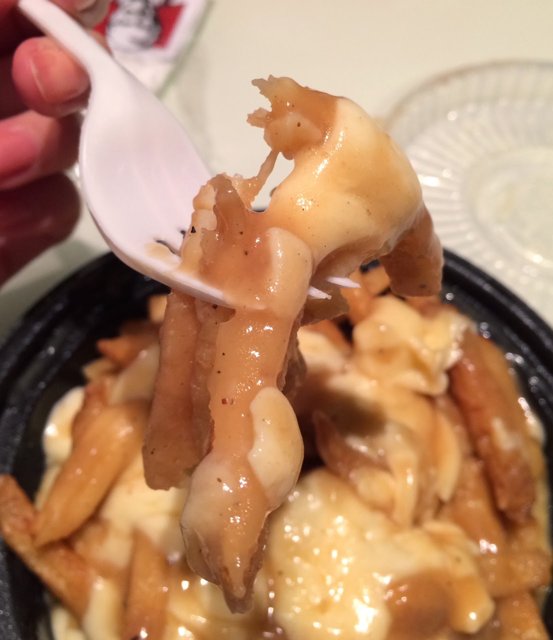 Poutine From KFC / ケンタッキーのプーティン ~ I'm Made of Sugar! - Chihiro's food blog