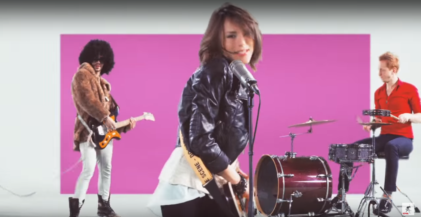 I cry like Yuko Oshima: Russian pop: Iowa (Айова)