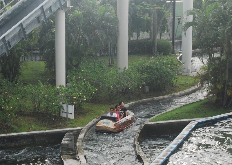 Scrapbook: 2012-05-26-Enchanted Kingdom's Jungle Log Jam