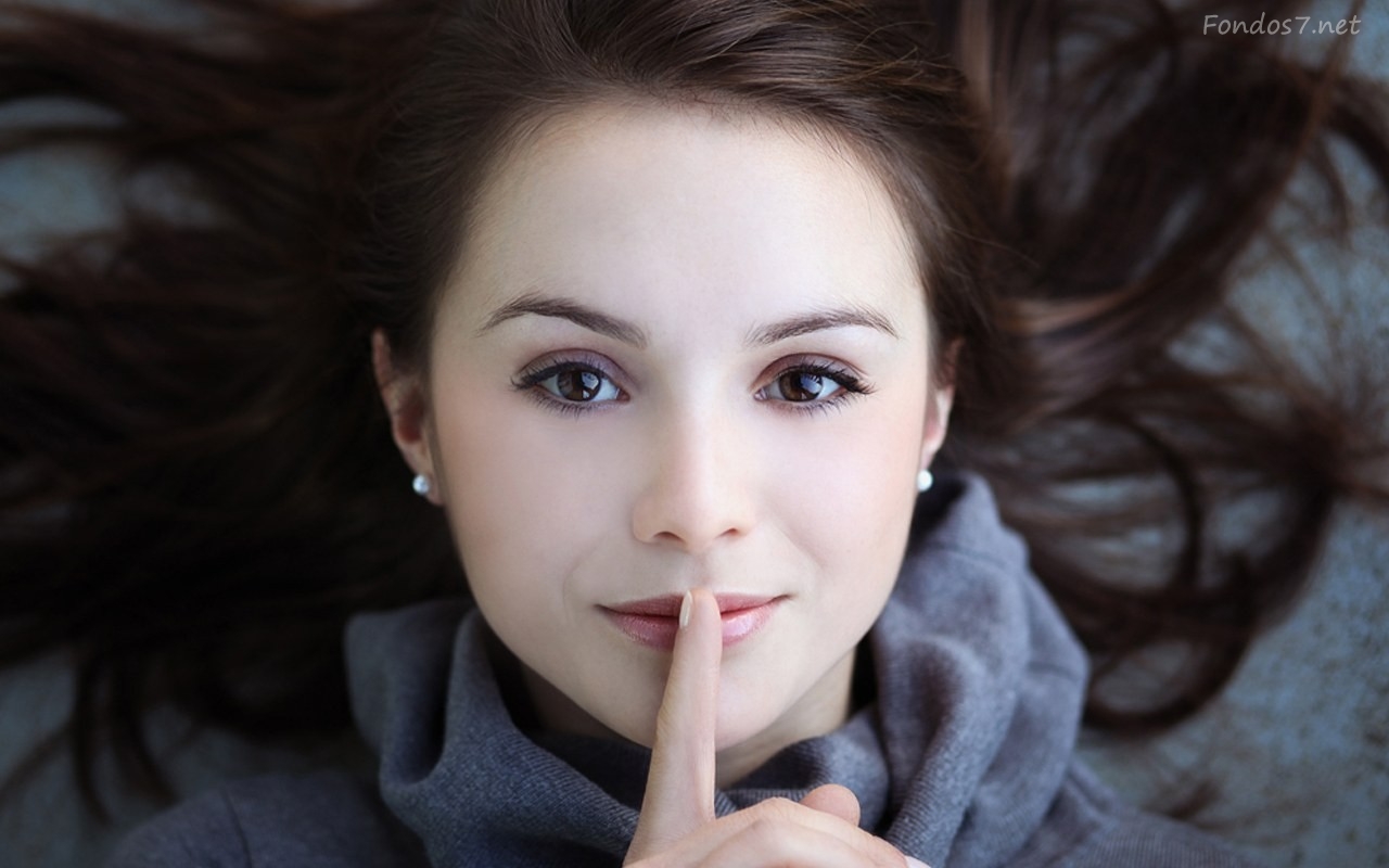 Pequeñita: Las personas calladas poseen las mentes más interesantes